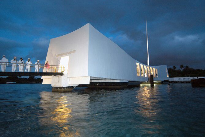 Pearl Harbor Tour Arizona Memorial and USS Bowfin - A Closer Look at the Pearl Harbor Tour Arizona Memorial and USS Bowfin