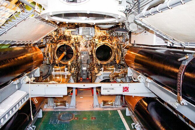 Pearl Harbor USS Arizona & Bowfin Submarine - Balancing the Experience: Pros and Cons