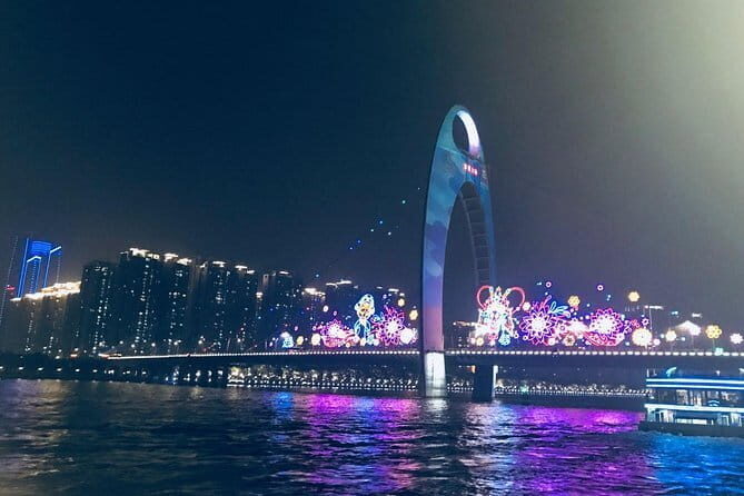 Pearl River Night Cruise with Xinjiang Cuisine Dining Experience in Guangzhou - What Previous Travelers Say