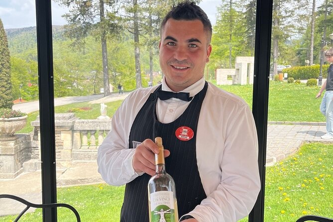 Peles & Cantacuzino Castles: Gourmet Wine & Cultural Day trip - Discovering the Architectural Styles at Peles Castle