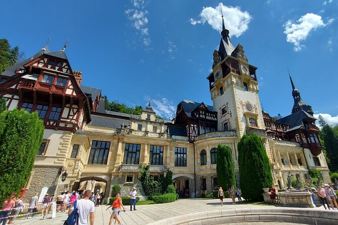 Peles Castle, Dracula Castle and Brasov Old Town - Private Tour From Bucharest - Brasov Old Town: A Charming Medieval Gem