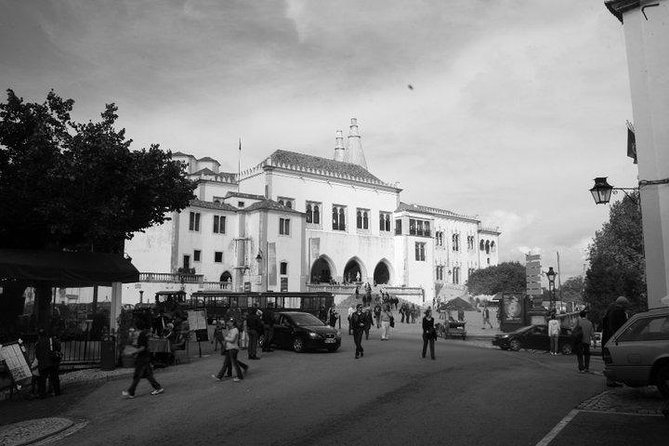 Pena Palace , Sintra and Cascais Tour - Travel With Locals - Exploring the UNESCO World Heritage Site of Sintra