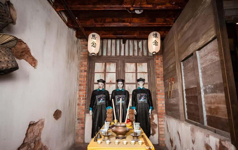 Penang : Cool Ghost Museum Penang Ticket - The Costume and Photo Opportunities
