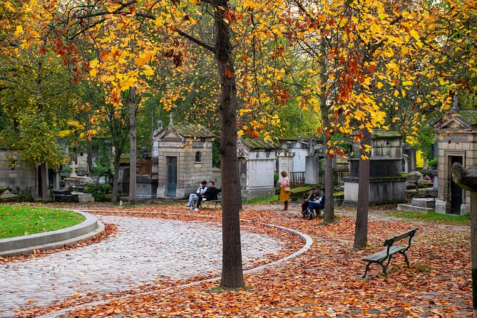 Père Lachaise Cemetery Tour: A Stroll Through Immortal History - Authentic Experiences and Authenticity
