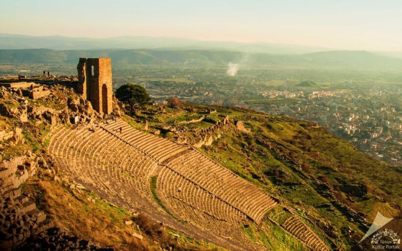 Pergamon Historical Tour in Izmir - The Journey to Pergamon: First Impressions
