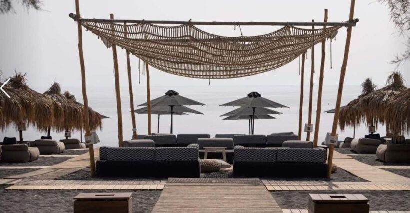 Perivolos: Beach Experience at Wet Stories - Food, Drinks, and Atmosphere
