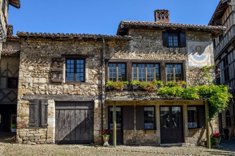 Pérouges: Private Guided Tour of the Medieval Village - The Itinerary Breakdown