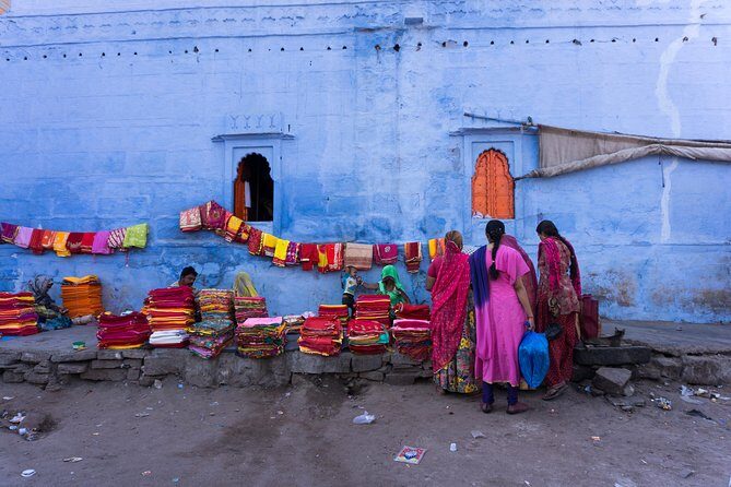 Personal Shopper Assistant in New Delhi - A Closer Look at the Textile and Fabric Tour