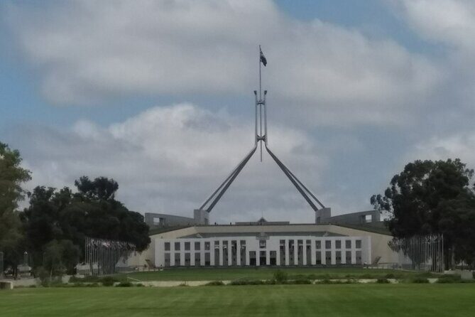 Personalised Hop-on Hop-off Sightseeing in Canberra, with John - FAQ