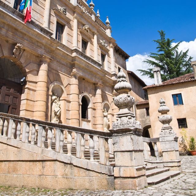 Pertosa and Padula: a journey through mystery culture - Starting the day: a smooth and scenic departure