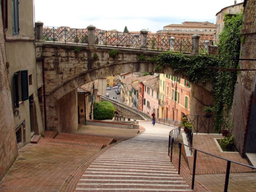 Perugia 2Hour Small Group Walking Tour - Visiting the Fontana Maggiore