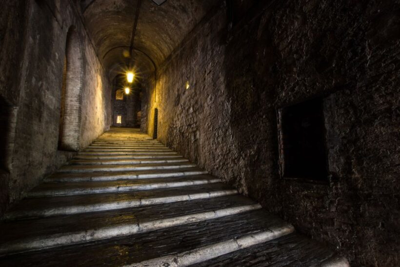 Perugia: Old Town Walking Tour, Piazza IV Novembre - Key Points