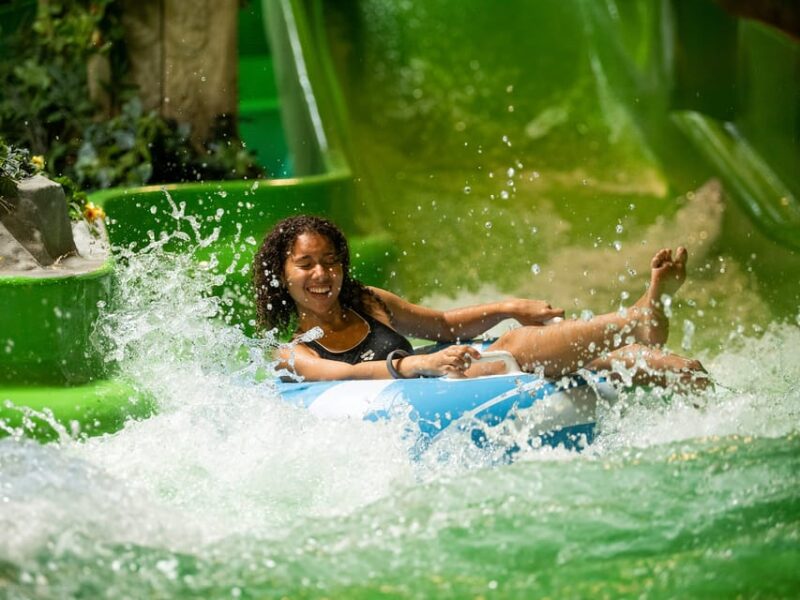 Pfäffikon: Alpamare Water Park Entry Ticket - Outdoor River Pool and Wave Pool