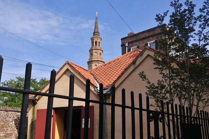 Phantoms of Charleston: A Ghostly Walking Tour - Atmosphere and Experience