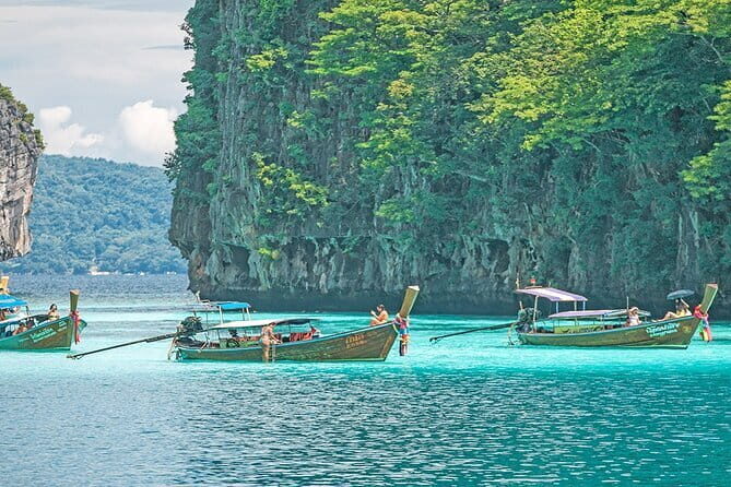Phi Phi-Bamboo by Speed Catamaran Boat - Exploring the Phi Phi-Bamboo Tour by Speed Catamaran Boat: A Balanced Look