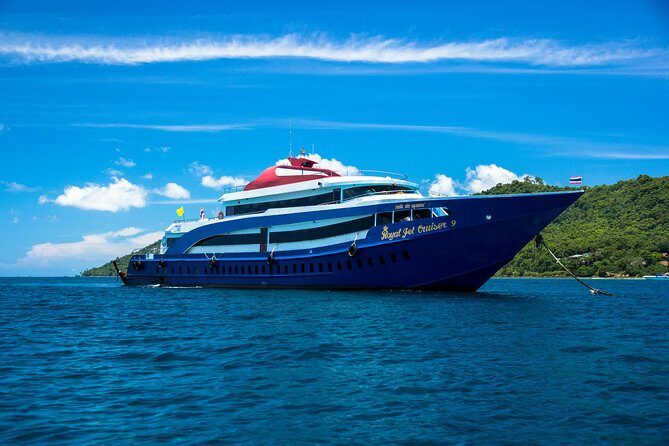 Phi Phi Island Tour by Royal Jet Cruiser with Lunch & Pickup - The Experience in Detail