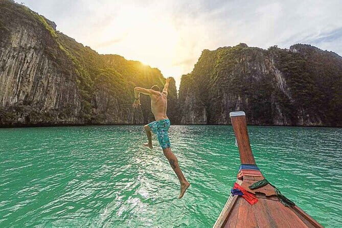 Phi Phi island trip with big boat from Phuket - What Travelers Should Know