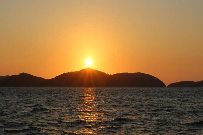 Phi Phi Maiton Khai Sunset Premium Tour - The Itinerary: A Deep Dive