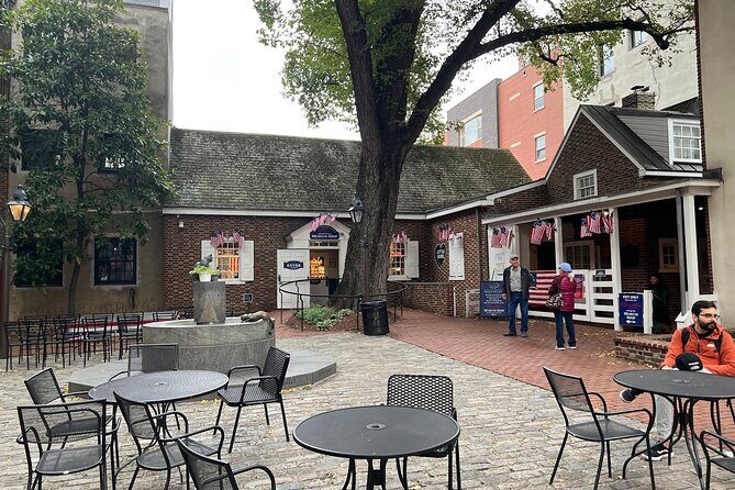 Philadelphia Historic Self Guided Walking Tour and Scavenger Hunt - The Sum Up
