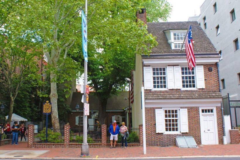 Philadelphia: History, Highlights & Revolution Walking Tour - The Presiding Figures and Hidden Stories