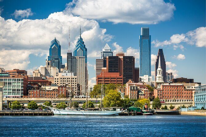 Philadelphia Scavenger Hunt and Highlights Self-Guided Tour - What Are the Key Attractions?