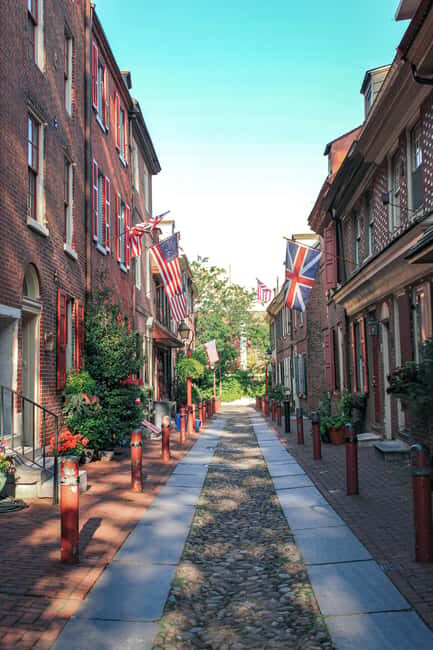 Philadelphia: Walking Tour of Colonial Nonsense - Discovering Colonial Philadelphia: A Deep Dive