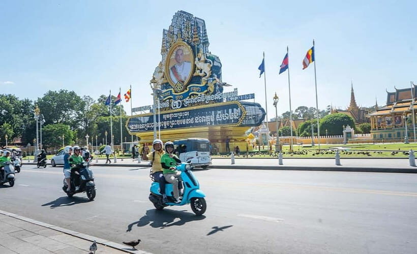 Phnom Penh Cultural Tour Vespa Adventure with Lunch - Getting Started: What to Expect from the Tour