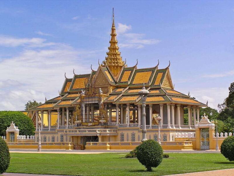 Phnom Penh: Full-Day City Tour with Experienced Tour Guide - Key Points