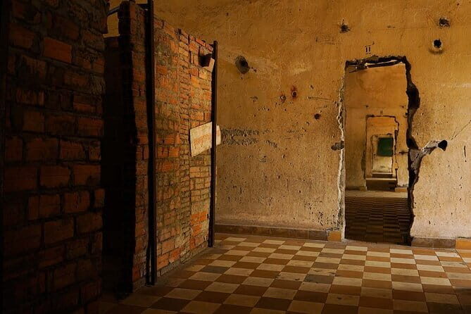 Phnom Penh Genocide Museum (S21) Private Guided Half Day Tour - Key Points