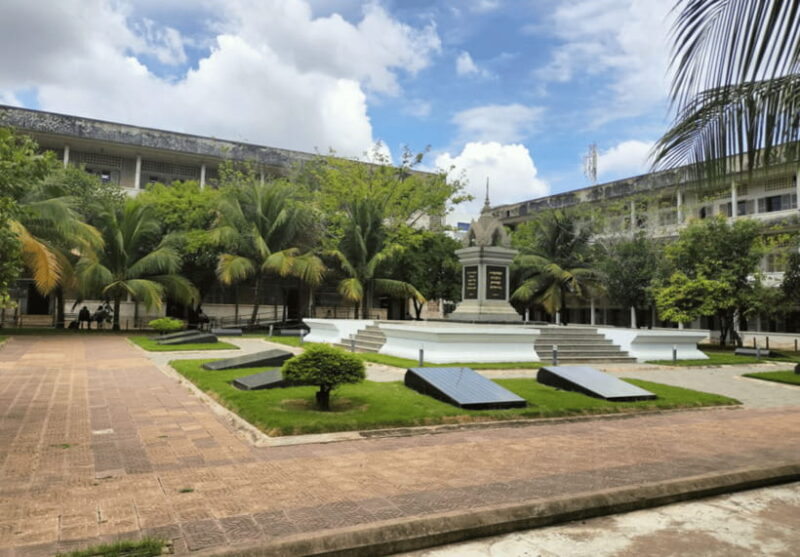 Phnom Penh: Killing Fields and S21 Genocide Museum Tour - Who Will Appreciate This Tour?