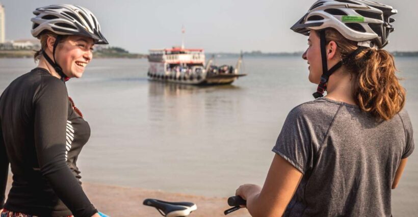 Phnom Penh: Mekong Islands & Silk Islands Guided Bike Tour - Visiting the Silk Farm