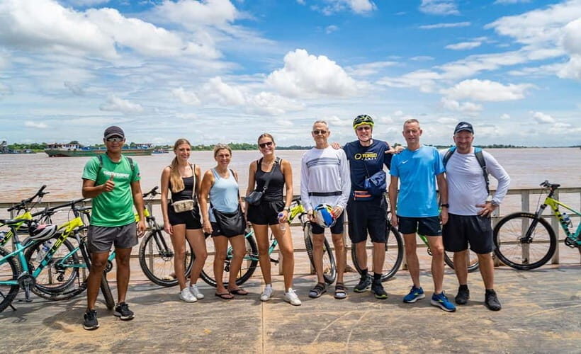 Phnom Penh: Mekong Islands Sunset Bike Tour include drinks - Key Points