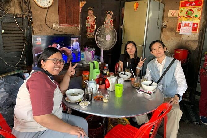 Phnom Penh Morning Breakfast, Market and Art Tour by Tuktuk - A Closer Look at the Experience