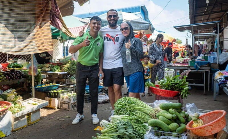 Phnom Penh: Morning Foodie & Market Tour by Vespa - Key Points