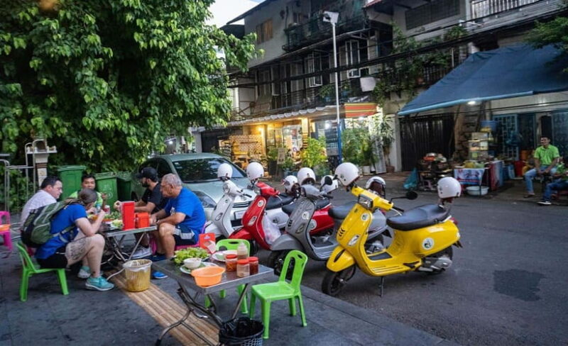 Phnom Penh: Morning Foodie & Market Tour by Vespa - Breaking Down the Itinerary