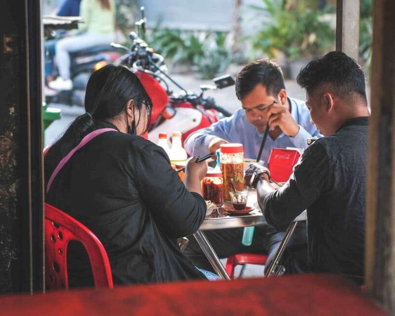 Phnom Penh: Morning Market & Guided Breakfast Tour by Tuktuk - The Sum Up