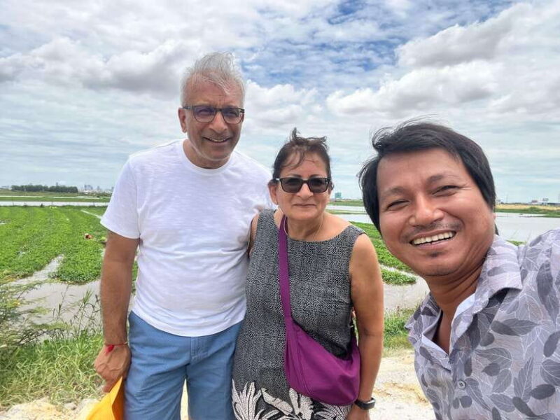 Phnom Penh: Private City Tour by Tuk-Tuk with 10 Highlights - Lunch and Rest: A Chance to Recharge