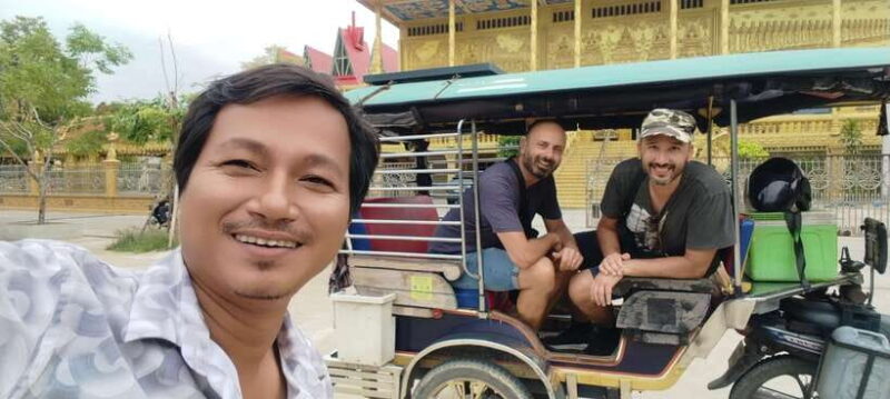 Phnom Penh: Private City Tour by Tuk-Tuk with 10 Highlights - Wat Ounalom & Wat Phnom: Spiritual & Cultural Highlights