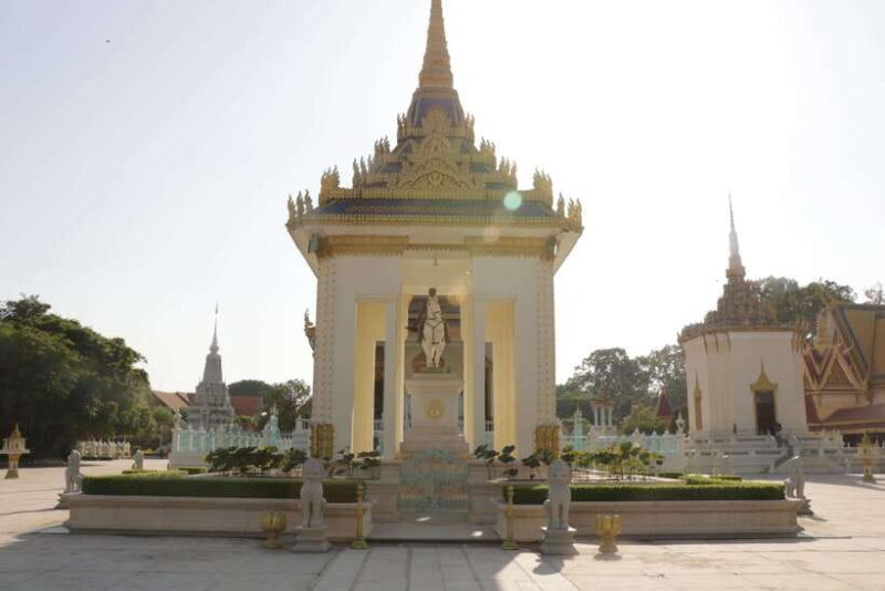 Phnom Penh Private Tour English Local Guide - Pricing and Value