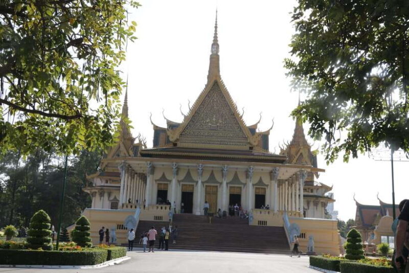 Phnom Penh Private Tour Local English Guides Driver - Analyzing the Value and Practicality