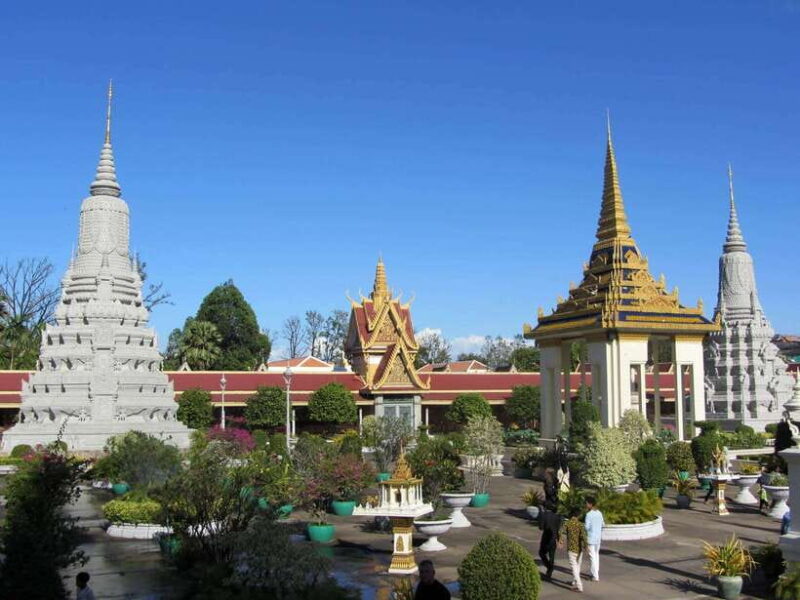 Phnom Penh Private Tour: Royal Palace, Silver Pagoda, S-21 - Exploring the Royal Palace and Silver Pagoda
