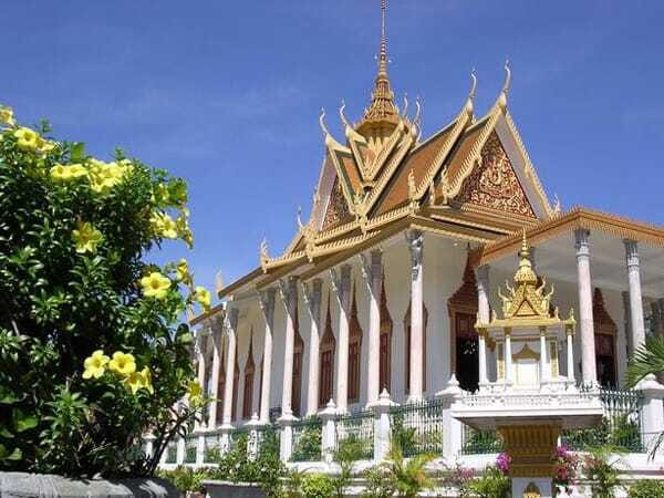 Phnom Penh Private Tour: Royal Palace, Silver Pagoda, S-21 - Practical Tips for Travelers
