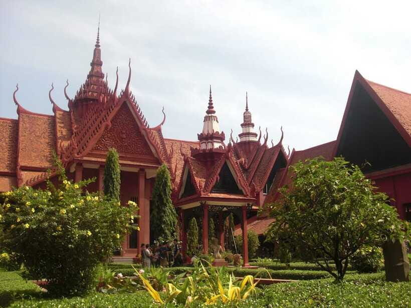 Phnom Penh: Private Walking Tour with a Local - An Overview of the Experience