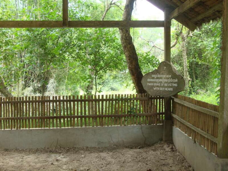 Phnom Penh: S-21 Prison and Killing Fields Half-Day Tour - A Detailed Look at the Experience