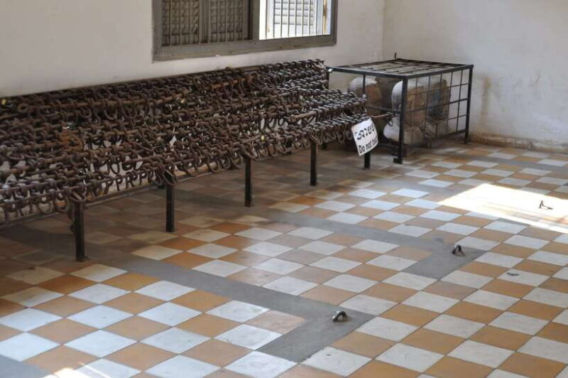 Phnom Penh :S21 Tuol Sleng Museum & Killing Field with Lunch - FAQ