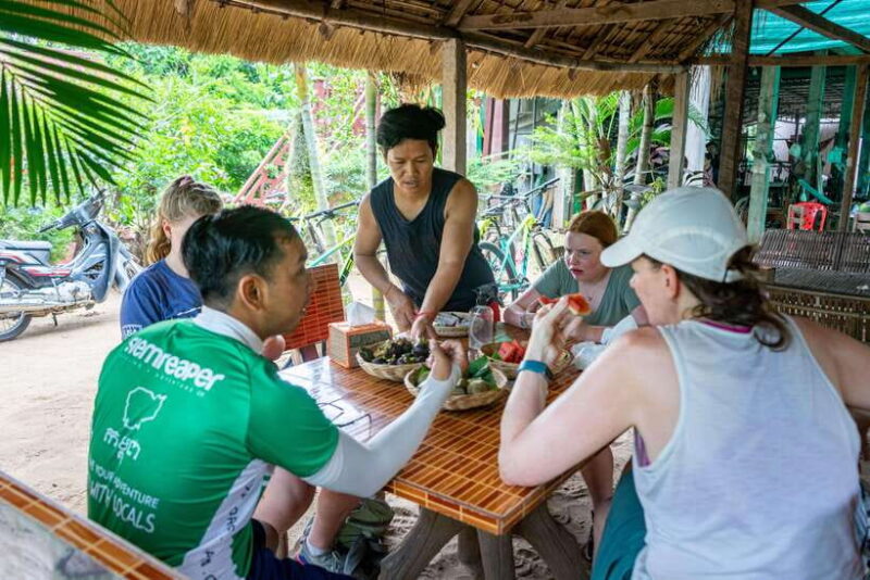 Phnom Penh: Silk Island Sunset Bike Tour include drinks - FAQ