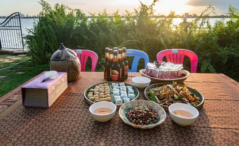 Phnom Penh: Silk Island Sunset Tour by Tuk Tuk - Visiting the Countryside and Village Life