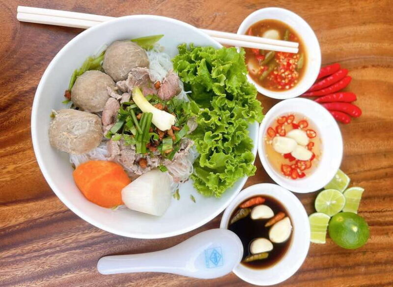 Phnom Penh: Street Art & Food Tour by Tuk-Tuk - Key Points