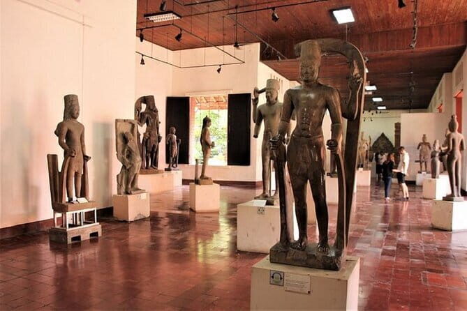 Phnom Penh Tour of Remembrance Private Full Day Guided Tour - Exploring the Full Day Itinerary