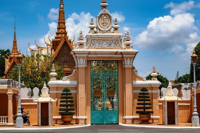 Phnom Penh Tour of Remembrance Private Full Day Guided Tour - Final Thoughts: Who’s It For?